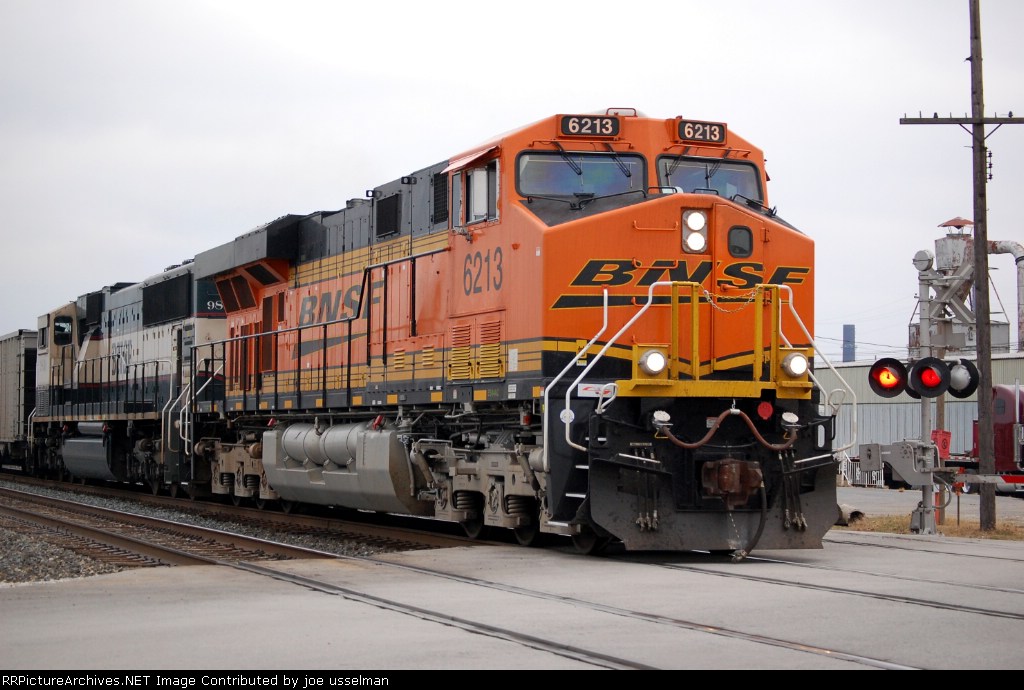 BNSF 6213